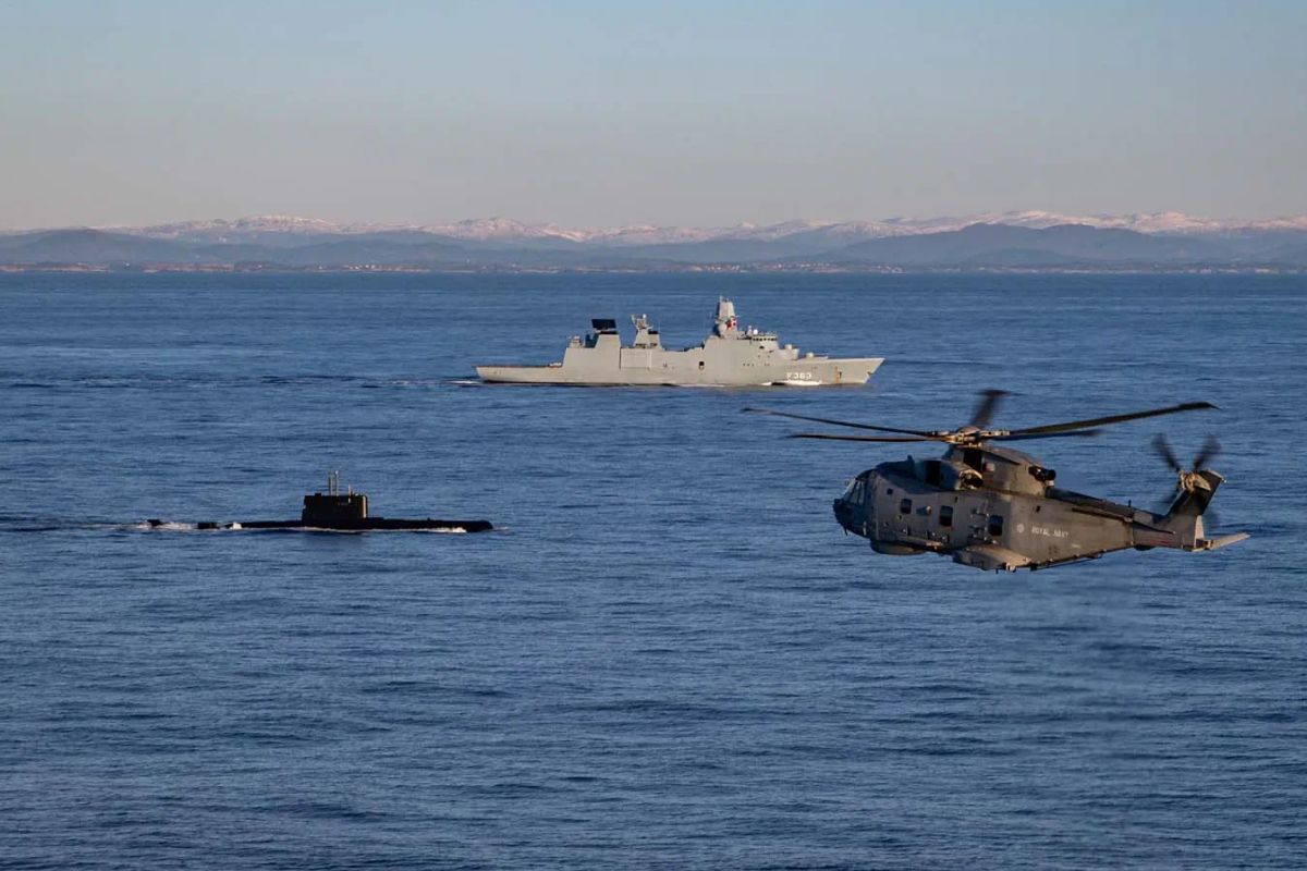 Arctic Dolphin Exercise Provides Valuable ASW Training - Navy Leaders