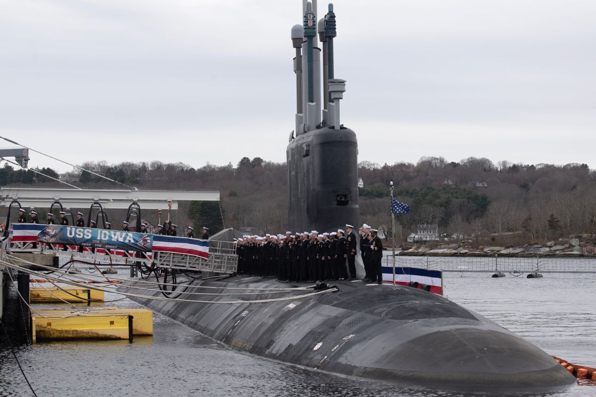 Us Navy Commissions New Nuclear Powered Attack Submarine Navy Leaders