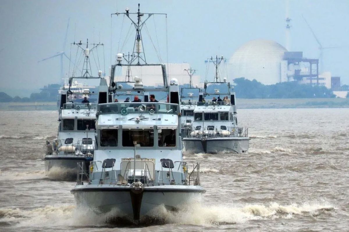 Royal Navy Patrol Craft Heading For Northern Coasts - Navy Leaders