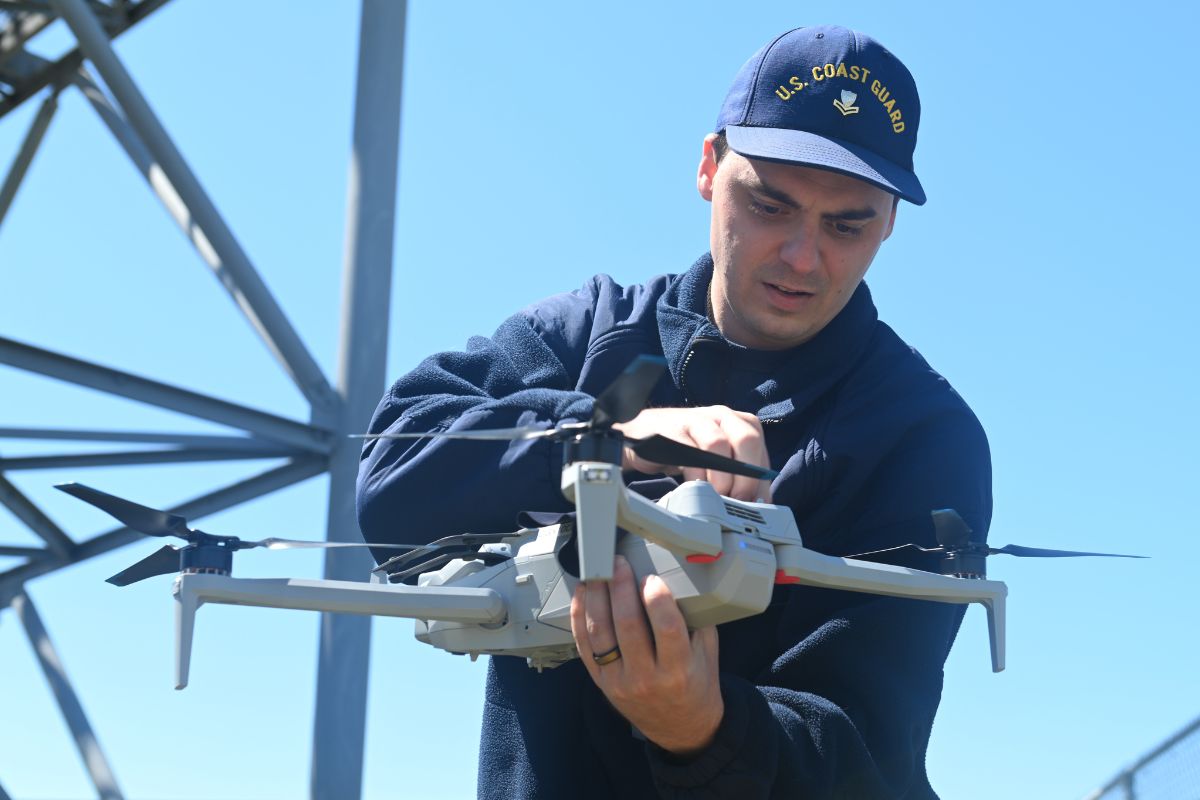 US Coast Guard To Invest $350m In Uncrewed Systems - Navy Leaders